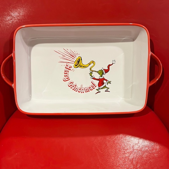 Dr. Seuss | Kitchen | New The Grinch Casserole Pan | Poshmark